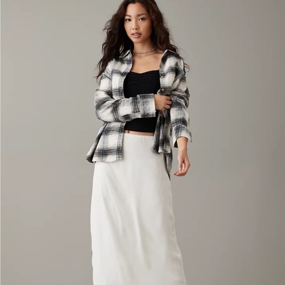 American Eagle Outfitters | Tops | Oversized Fit Soft Flowy Flannel ...